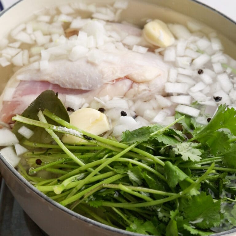 Zacatecas-Style Green Mole Chicken (Pollo en Mole Verde) - 40 Aprons