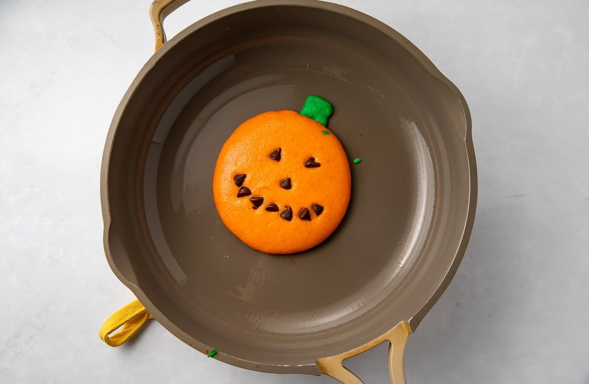Easy Jack O Lantern Pancakes - 40 Aprons